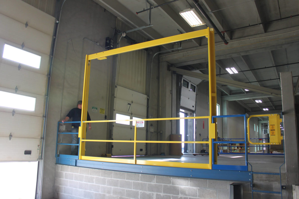 SafeMezz® Vertical Gate | PS Safety Access®